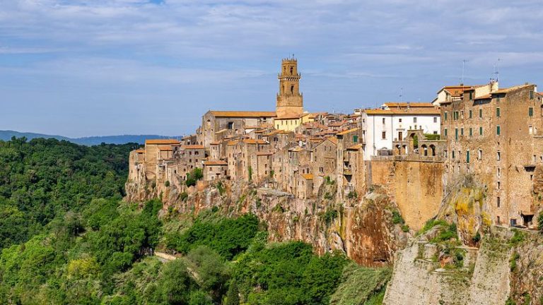 Pitigliano: Un Tesoro della Toscana